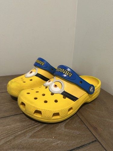 Crocs Classic Clog Despicable Me Minions Fun Lab AM Minions Big Kids ...