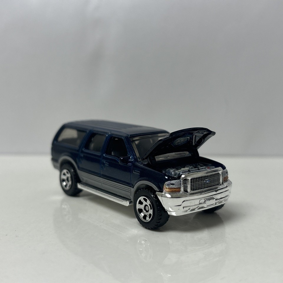 2004 04 Ford Excursion Collectible 1/64 Scale Diecast Diorama Model | eBay