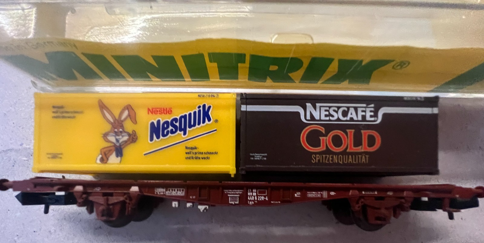 Minitrix 13853 Container-Tragwagenwagen zwei Containern: Nesquik ...