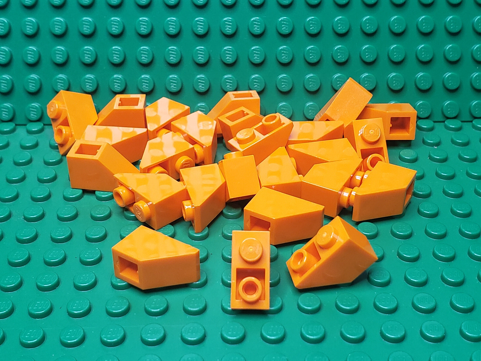 ** 25 CT LOT ** Lego NEW orange 1 x 2 inverted slope pieces Lot of 25 ...