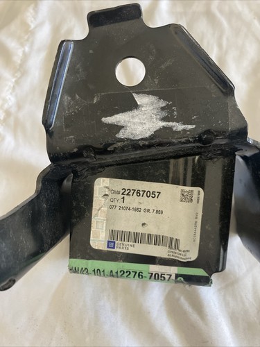 NEW OEM GM CHEVROLET SILVERADO Front Bumper-Inner Bracket Right ...