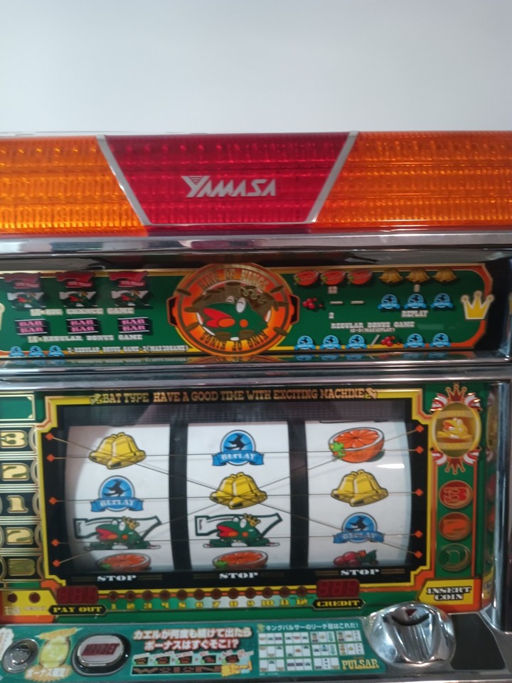 Rare Japanese King Pulsar Slot Machine Game Manual, keys, and tokens ...