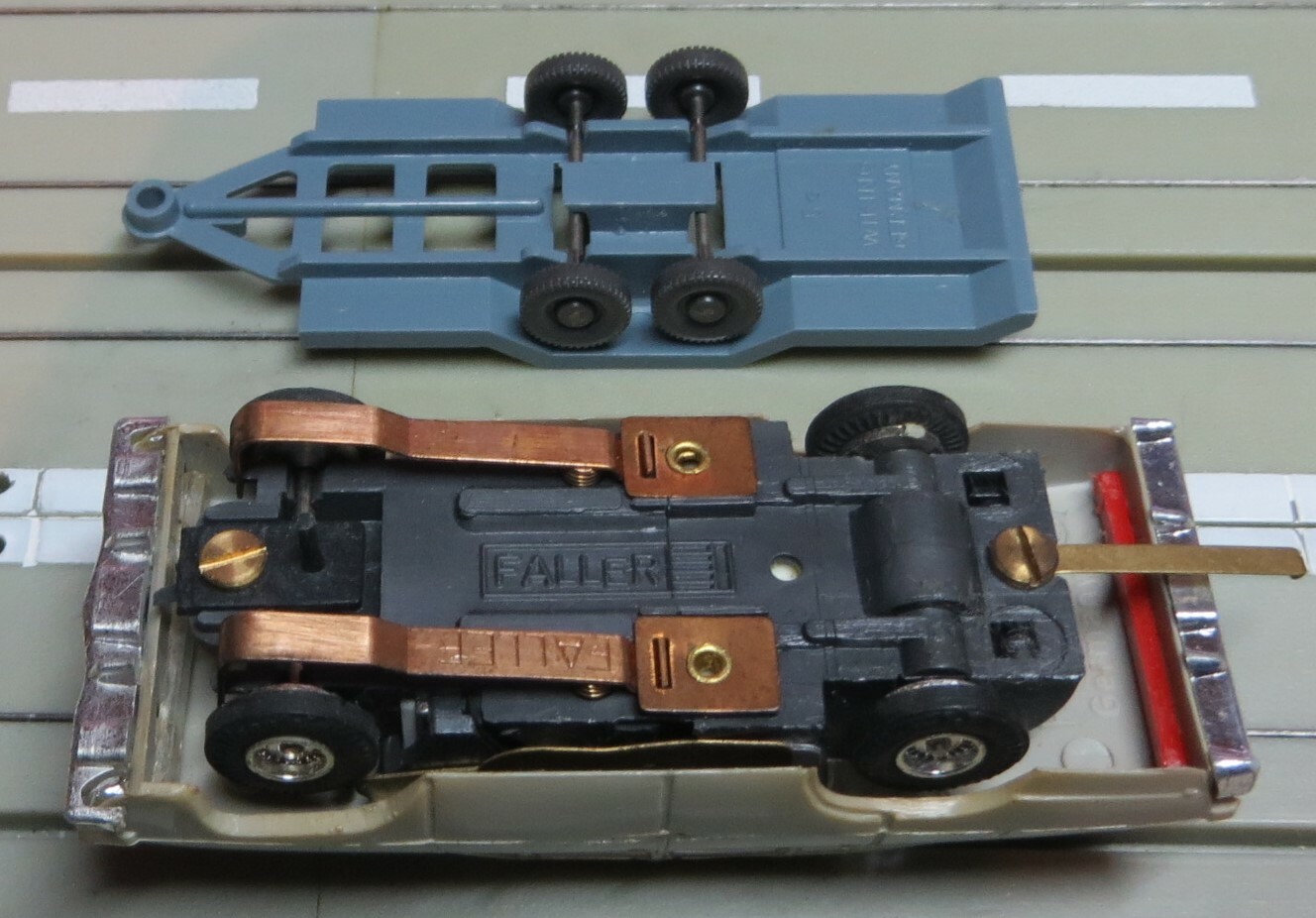 Faller AMS 4832 -- Opel Diplomat mit Blockmotor und Autoanhänger (EBS14 ...