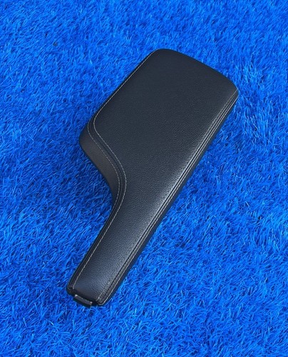 2020-2022 NISSAN VERSA FRONT CENTER CONSOLE STORAGE COMPARTMENT ARMREST ...