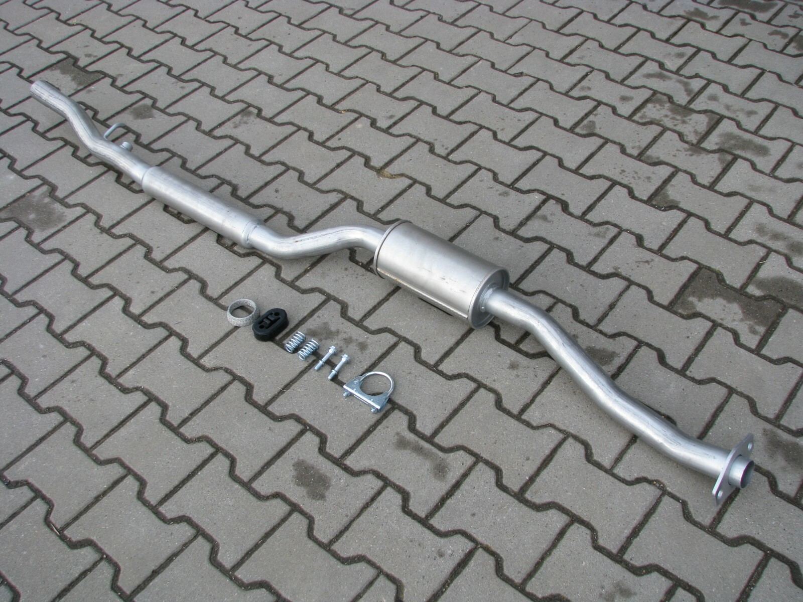 Auspuff für Mitsubishi Lancer 1.8 ab 2008 Mittelschalldämpfer 5556P ...