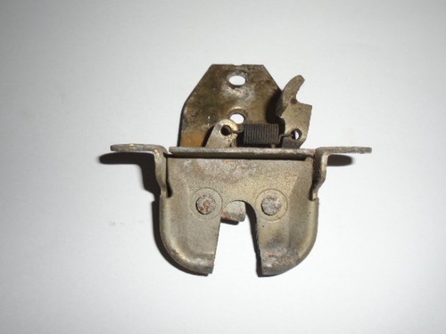 Triumph TR7 TR8 ** BOOT LID CATCH / LATCH - GOOD USED ** XKC324 Early ...