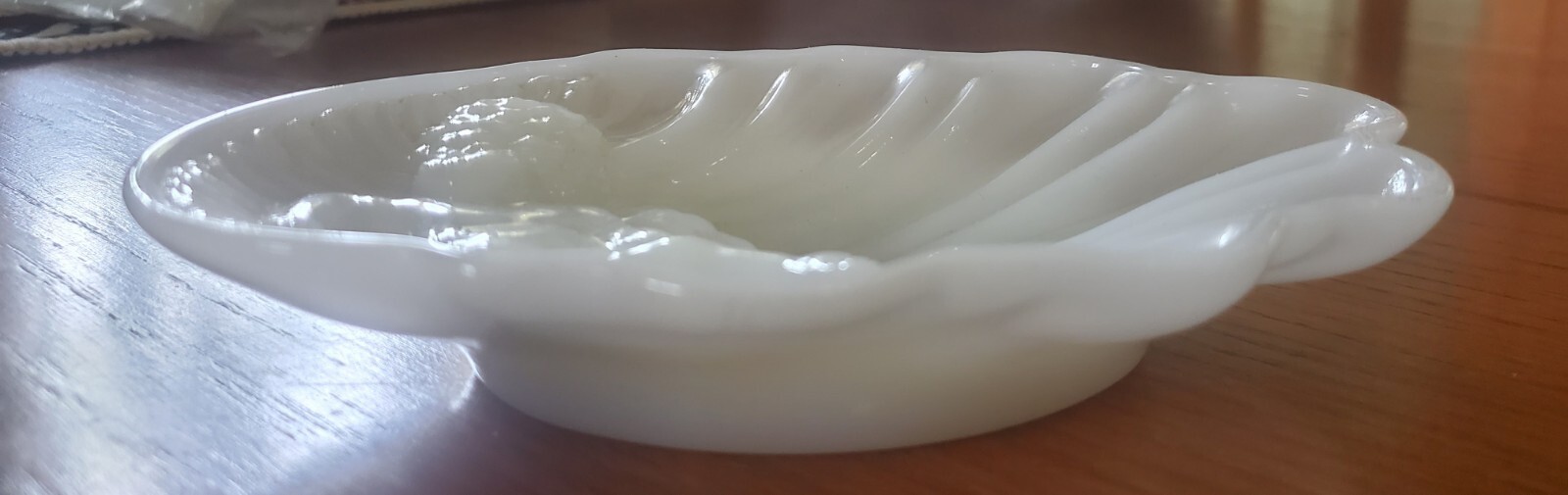 1960's Vintage Avon Heavenly MILK GLASS Angel Cherub Cupid SOAP DISH ...