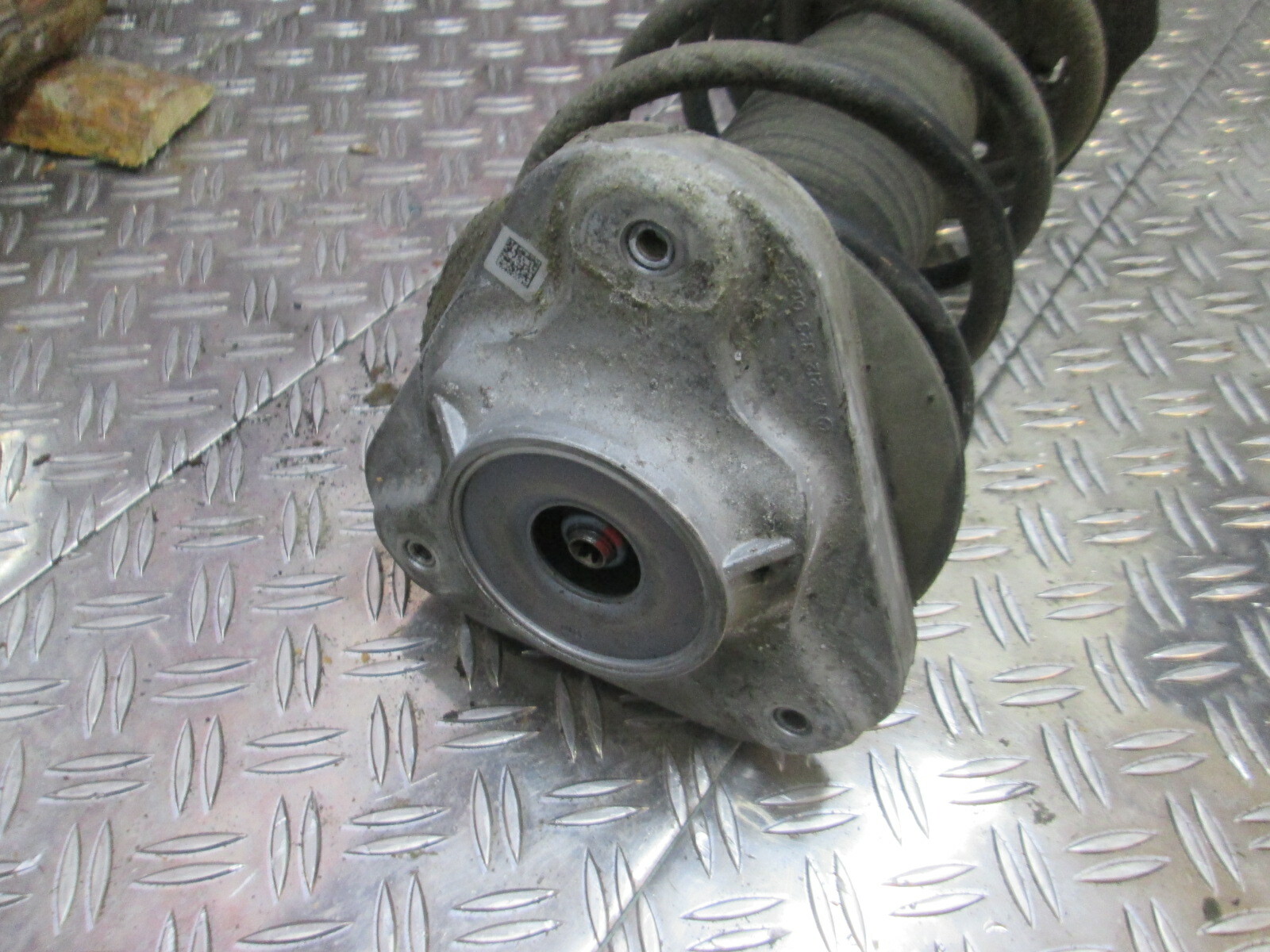 Mercedes W212 Stoßdämpfer vorne A2123235300 + Feder A2123210404 | eBay