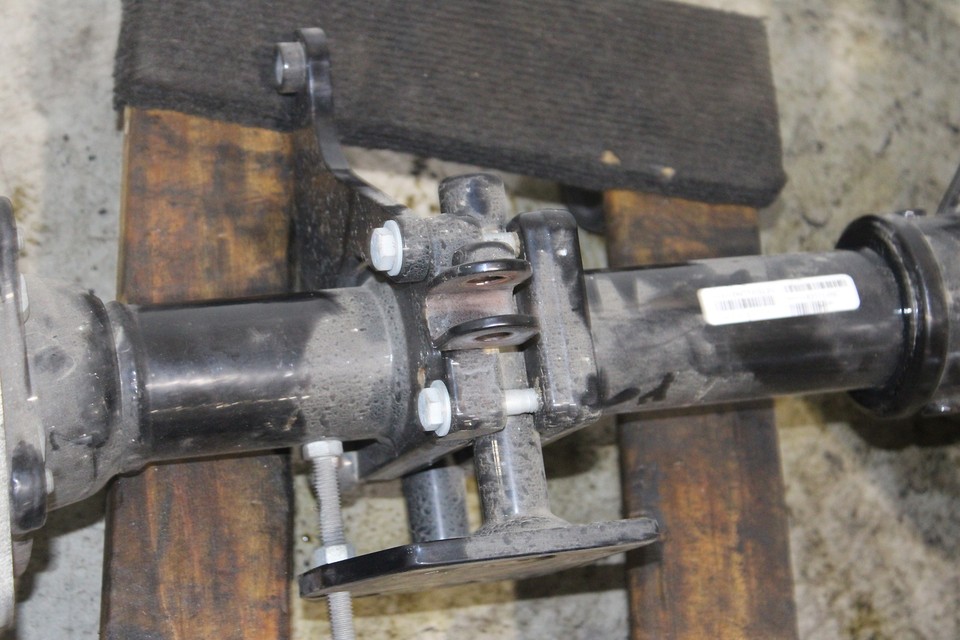 2009-2023 Harley Davidson Freewheeler Tri Glide Rear Axle End Assembly ...