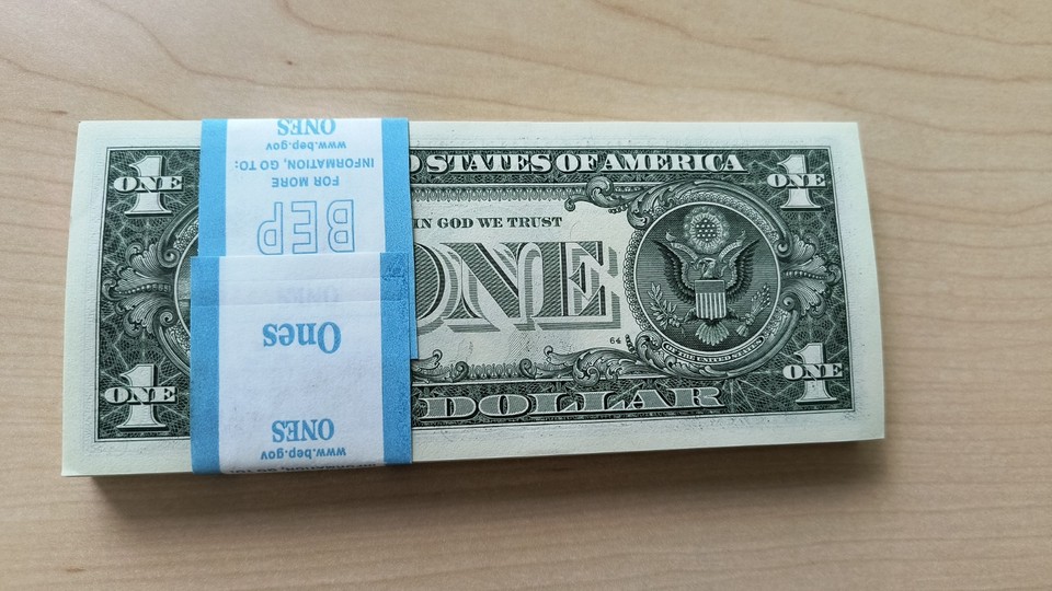 LOT OF 100 NEW 2021 $1 BILLS UNCIRCULATED BEP STRAP W/ TWO SCATTERED ...