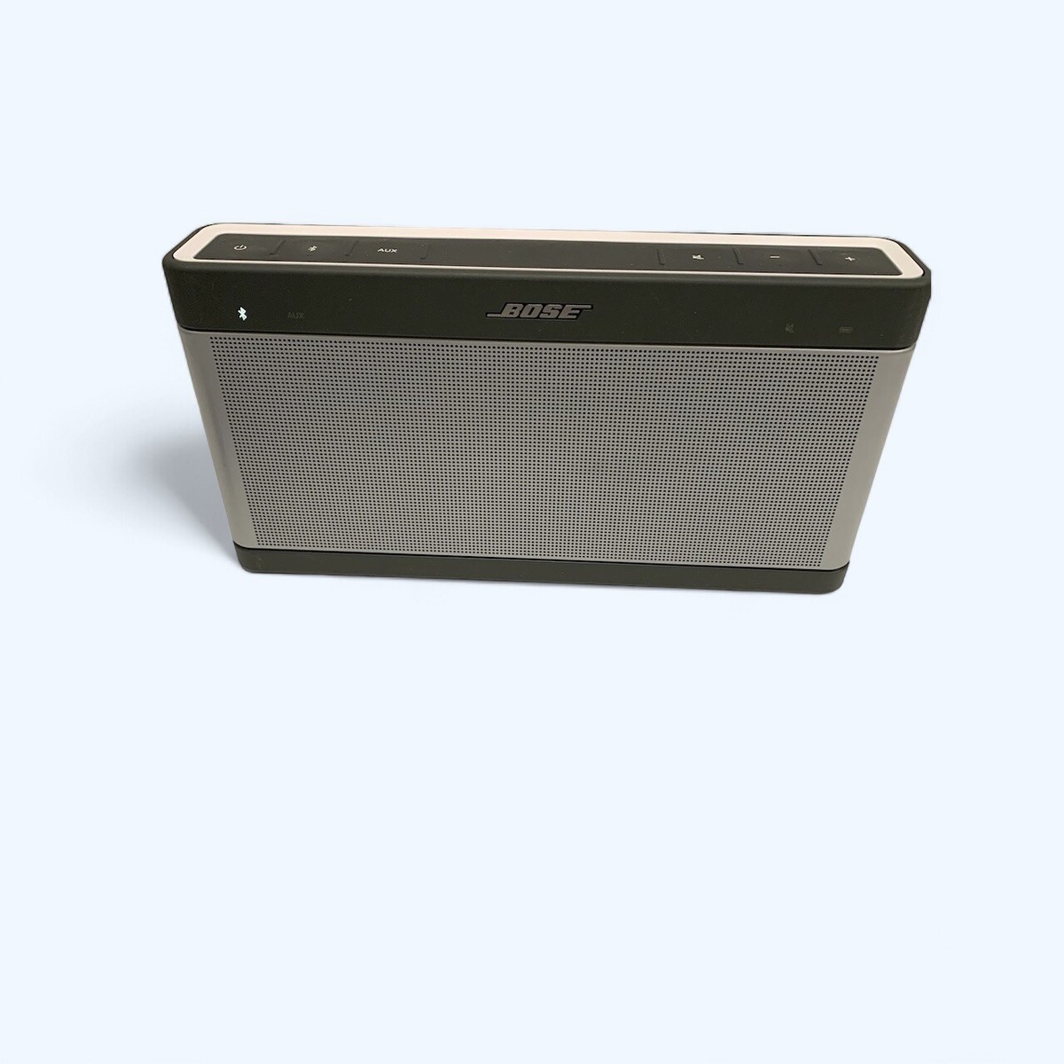 Bose Soundlink Bluetooth Speaker III 3 Silver W/ Charging Bose Soundlink Bluetooth Speaker III 3 Silver W/ Charging