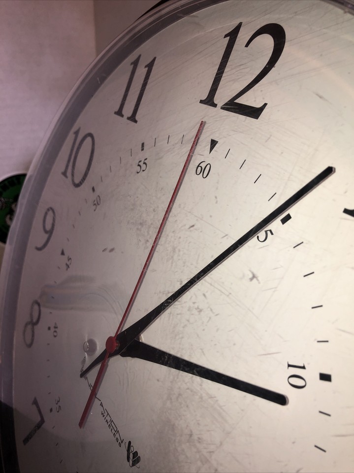 Innovation Wireless Sync Analog Clock Government Wall Clock With Power ...