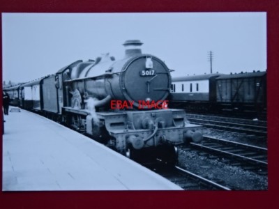 PHOTO GWR CASTLE CLASS LOCO NO 5017 THE GLOUCESTERSHIRE REGIMENT 28TH ...