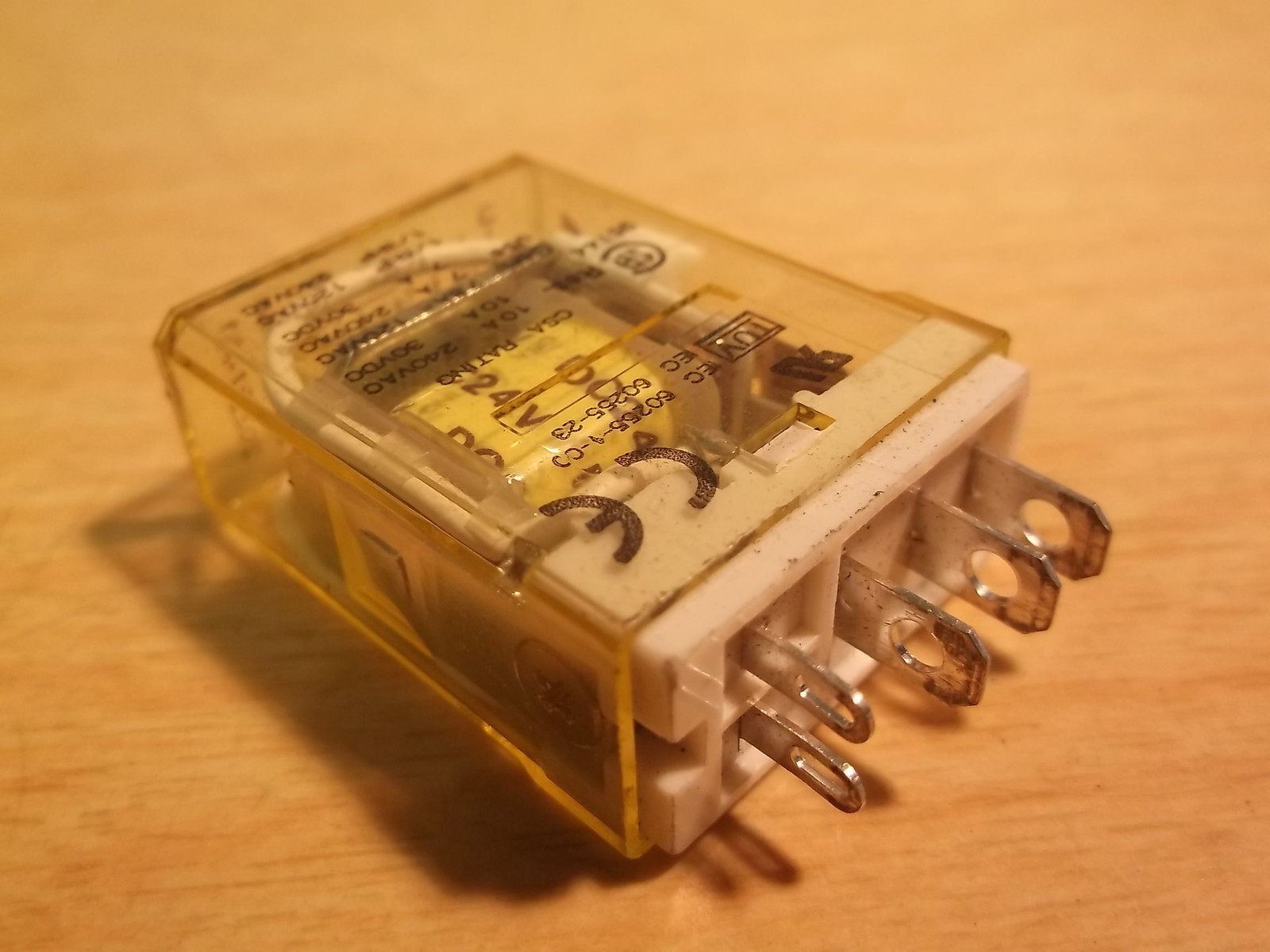 Idec RHIB-U DC24V Relay *FREE SHIPPING* | eBay