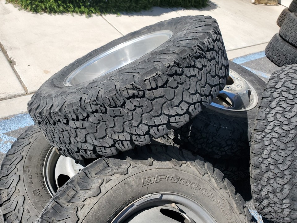 17" GMC SIERRA HD 3500 DUALLY DRW WHEELS BFG KO2 A/T TIRES OEM CHEVY ...