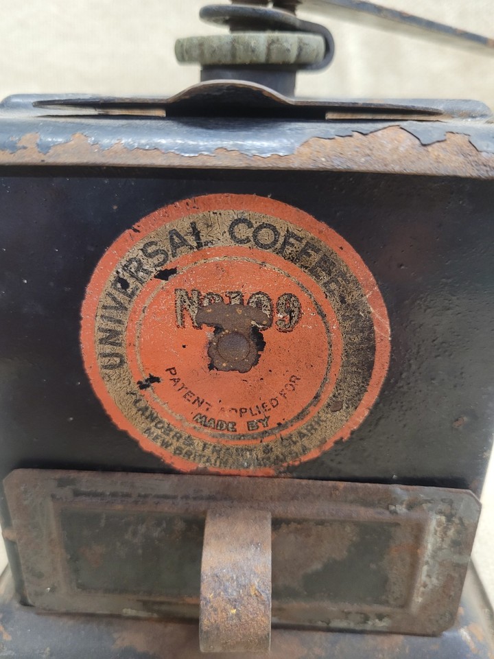 Antique UNIVERSAL COFFEE MILL Grinder No. 109 Landers, Frary & Clark ...