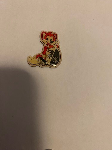 SC Freiburg Fussball Maskottchen (3) Pin !! | eBay.de
