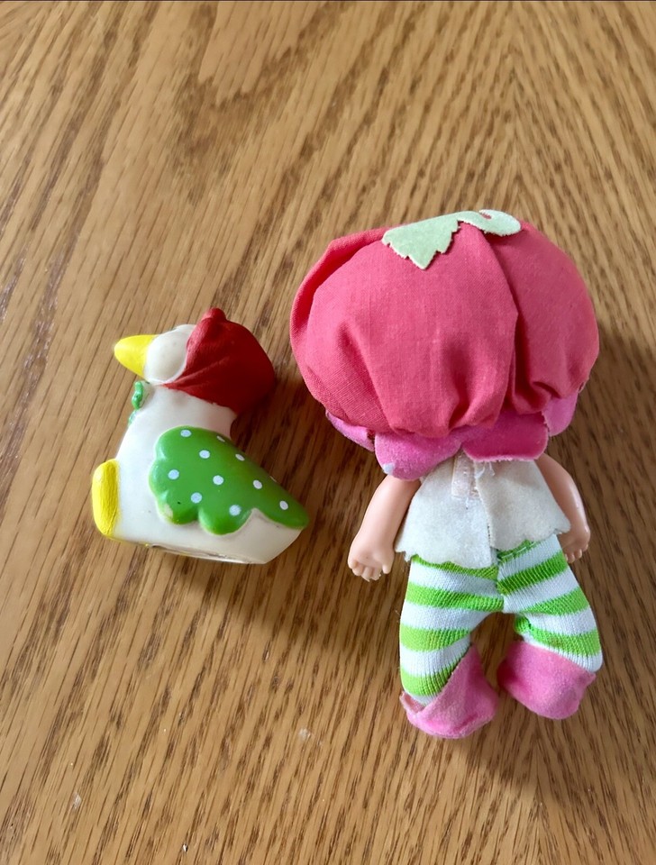 Strawberry Shortcake Cherry Cuddler Doll Gooseberry Pet Duck Vintage ...