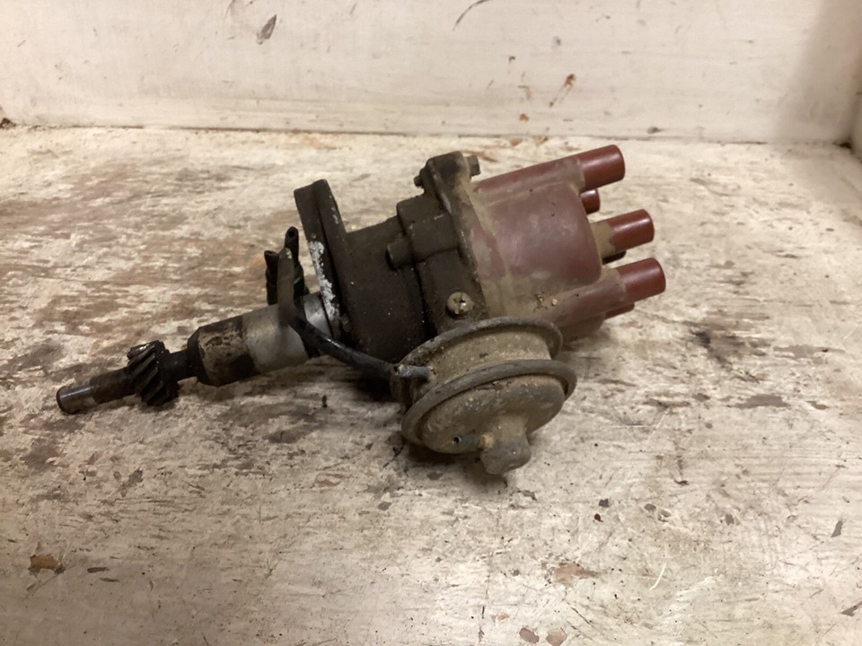 1982-1990 Toyota Pickup Truck 4runner 22R Distributor | Genuine OEM