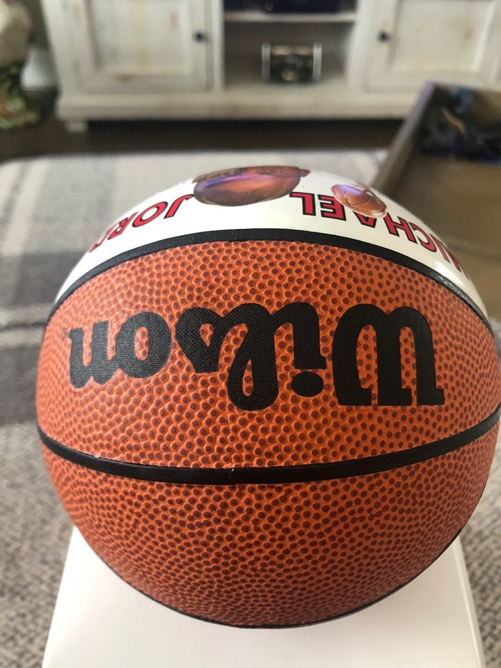 MICHAEL JORDAN MINI Photo Basketball wilson MINT MINT With COA Goat ...