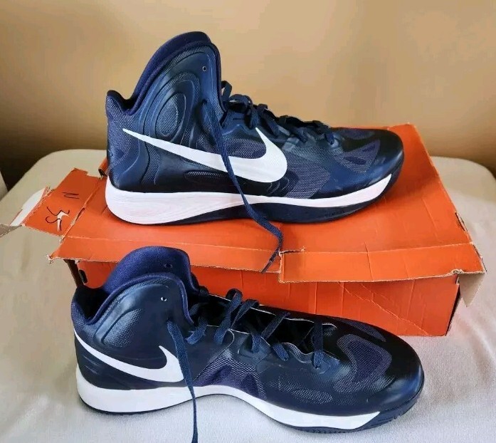 NEW! NIKE HYPERFUSE MENS BASKETBALL SHOES