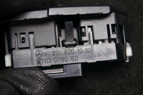 Mercedes R-Class W251 W164 A2518201010 Switch Central Locking Right/SB1 ...