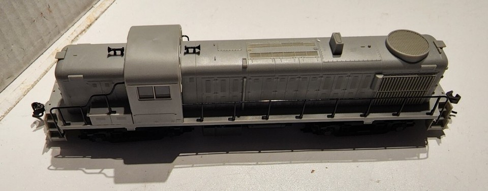 Atlas Classic HO Alco RS-3 Locomotive UNDECORATED | eBay