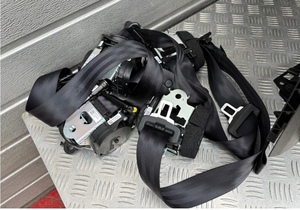 Volvo EX 30 vorne Sicherheitsgurte Gurte Austausch Garantie | eBay