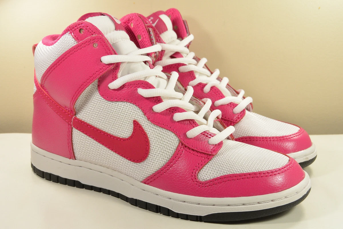 11 Outfit Ideas For Nike Dunks, From Pleated Skirts To, 56% OFF