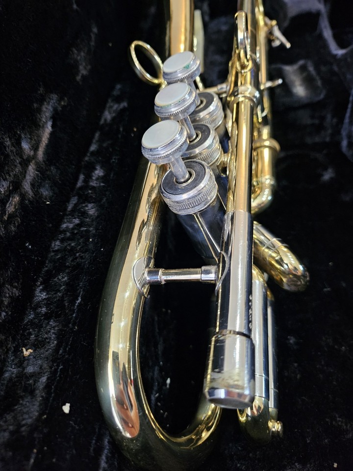 Maynard Ferguson Holton ST303 FIREBIRD III Trumpet, Case, Mouthpieces ...