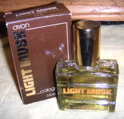 NEW AVON LIGHT MUSK 2 OZ FULL ORG BOX | eBay