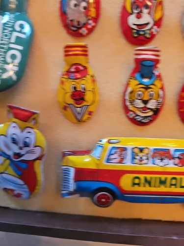 Collection Of 32 VINTAGE Metal Tin Litho Toys Noisemakers Party ...