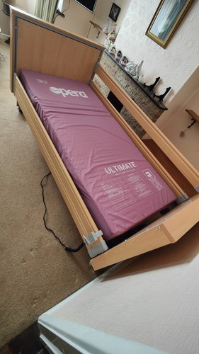 Invacare Medley Ergo Profiling Electric Motorised Bed with Mattress ...