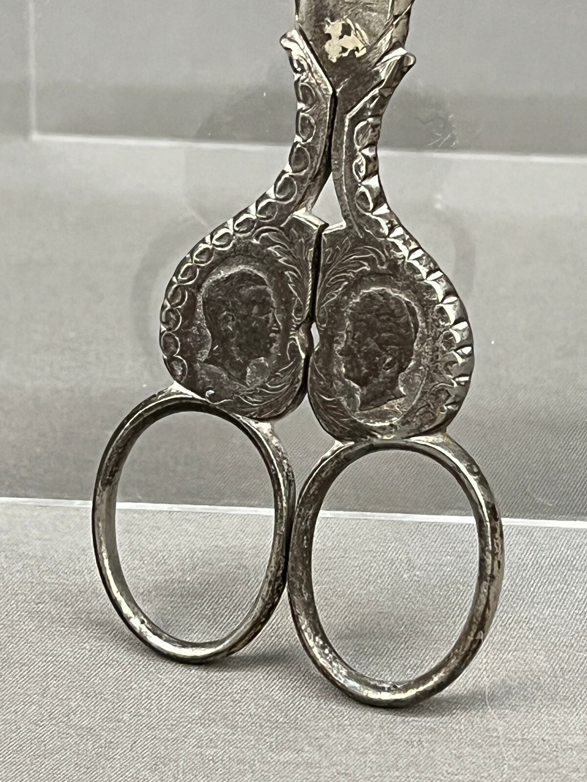 19th Century German Solingen Scissors WILHELM II & VICTORIA Cameos c ...