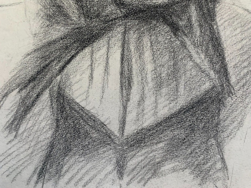 Dessin au fusain Portrait d'une jeune femme à la cape Petit chaperon ...