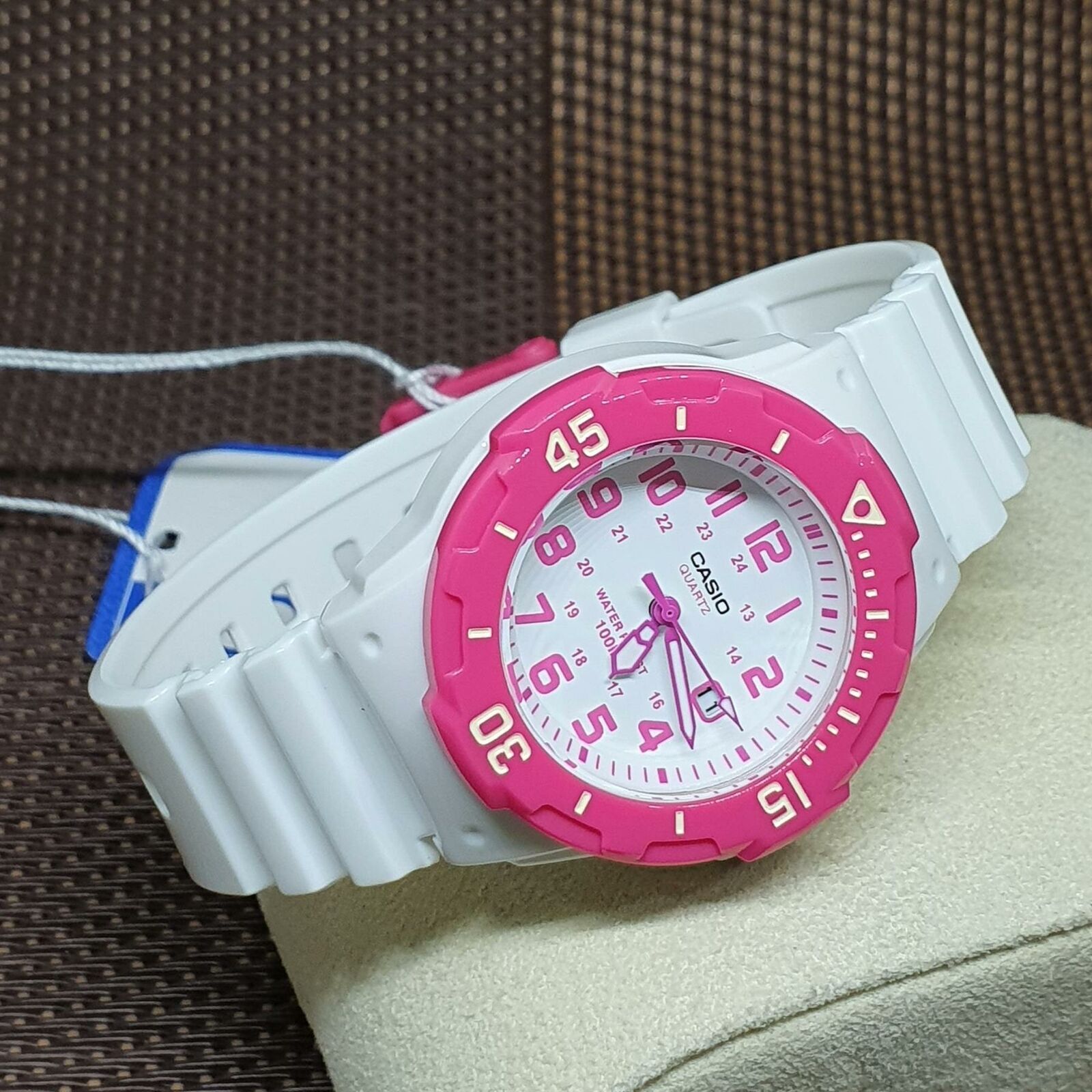 Casio LRW-200H-4B Analog Ladies White Dial White Resin Strap Date ...