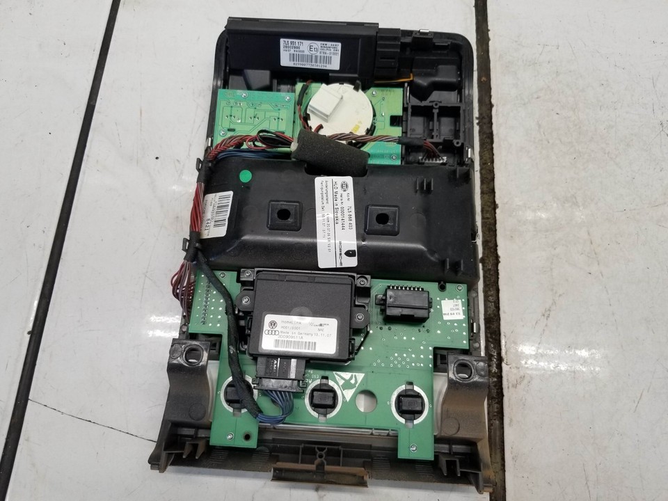 2008 Porsche Cayenne Overhead Console W/ Sunroof | Missing Sunglass Release