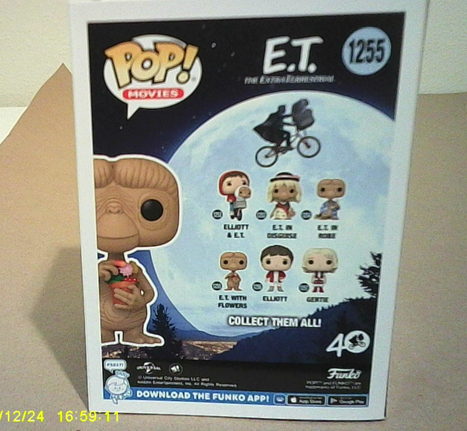 Funko Pop! Movies - E.T. The Extra-Terrestrial - E.T. with Flowers ...