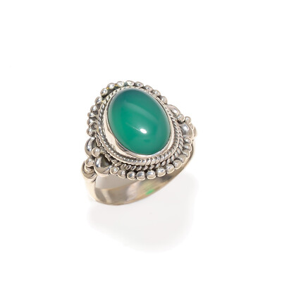 925 Solid Sterling Silver Charming Best Quality Green Onex Ring with 7 ...