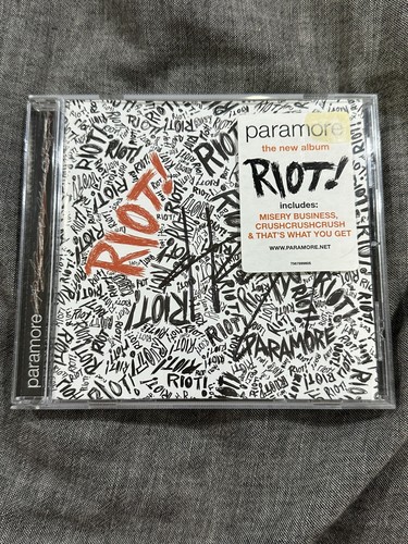 Signed Hayley Williams Paramore Riot CD Album | eBay