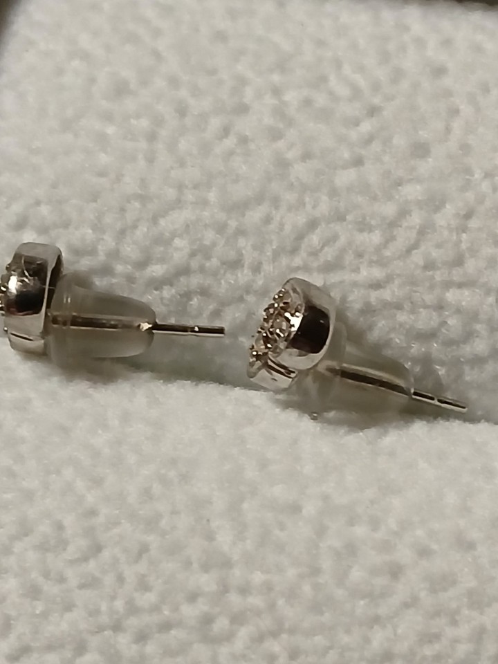 10K White Gold Heart Shape Modern Fine Jewelry Stud Earrings W/ Diamond ...