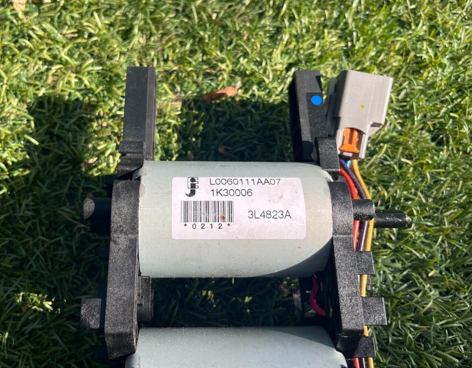 07-14 GMC YUKON FRONT RIGHT HAND PASSENGER SIDE POWER SEAT TRACK MOTOR ...