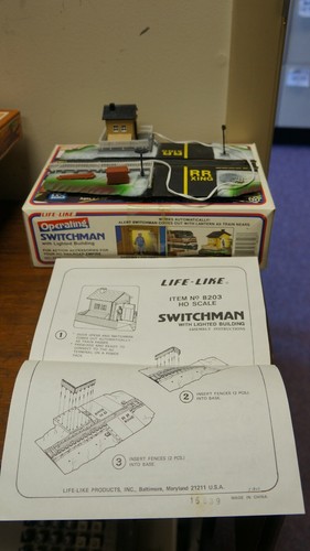 Life Like HO Scale Operating Switchman With Lighted Building Item No ...