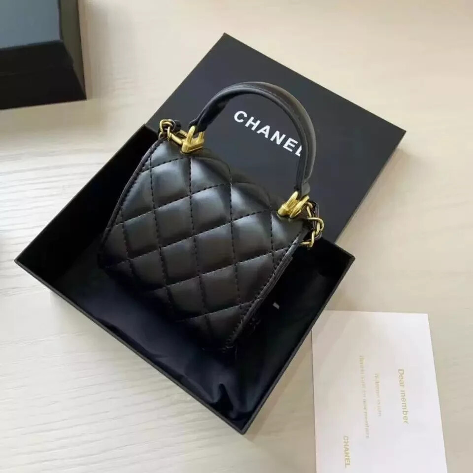 NEWCHANEL Beauty MAKEUP Black & Gold VIP Clutch/ Pouch Gift HOT!!!! 083 ...