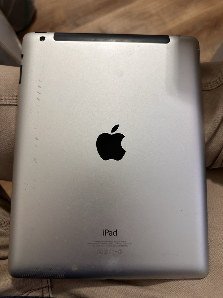 Apple iPad 4th Gen A1460 - For Parts | eBay
