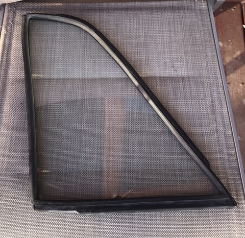 DATSUN 1970's CEDRIC 260C SEDAN GENUINE 'NISSAN' RH REAR QUARTER GLASS ...