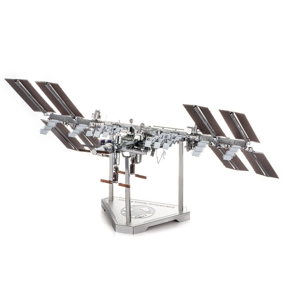 Fascinations ICONX INTERNATIONAL SPACE STATION (ISS) 3D Metal Earth ...