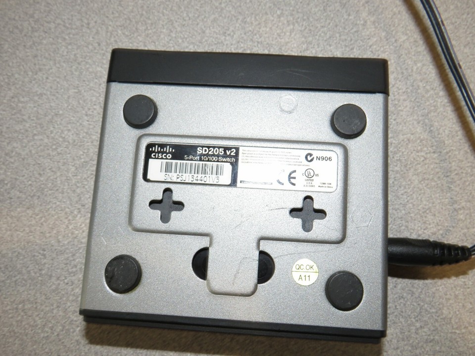 CISCO SD205 v2 5-Port 10/100 Network Switch 10/100 INCLUDES POWER ...