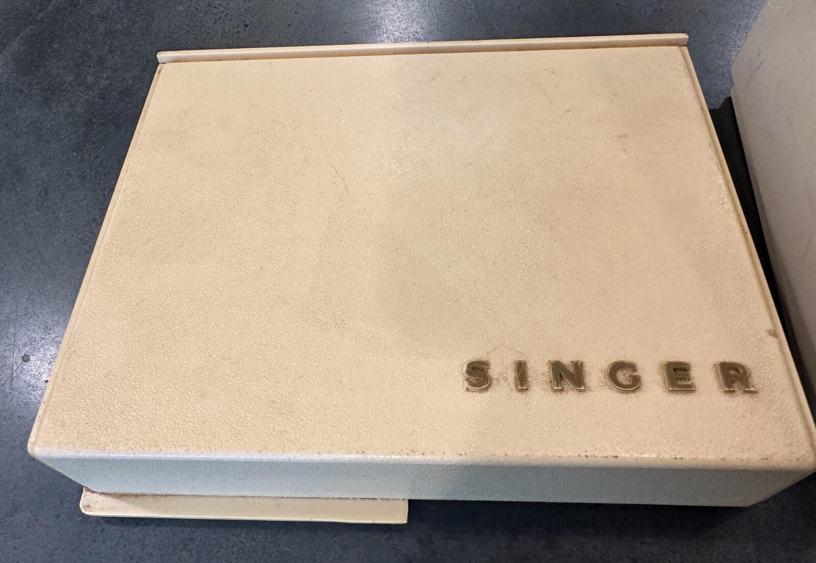 Vintage Singer Sewing Machine Accessories Box With Parts & Attachments ...