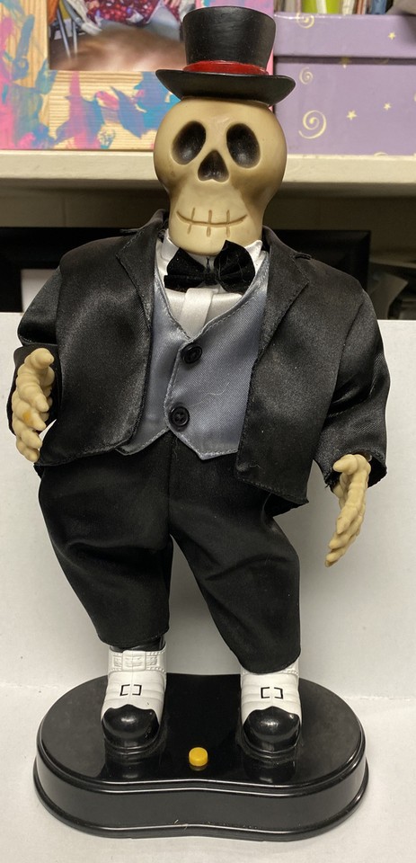 Animated Hula Hip Swinging Skeleton Puttin' On the Ritz Halloween 90s ...